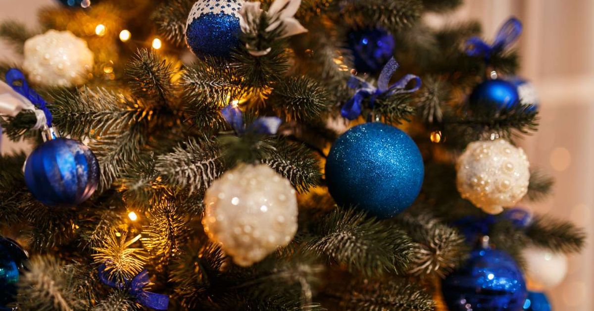 Decoración de Navidad en azul marino, ideas elegantes y modernas