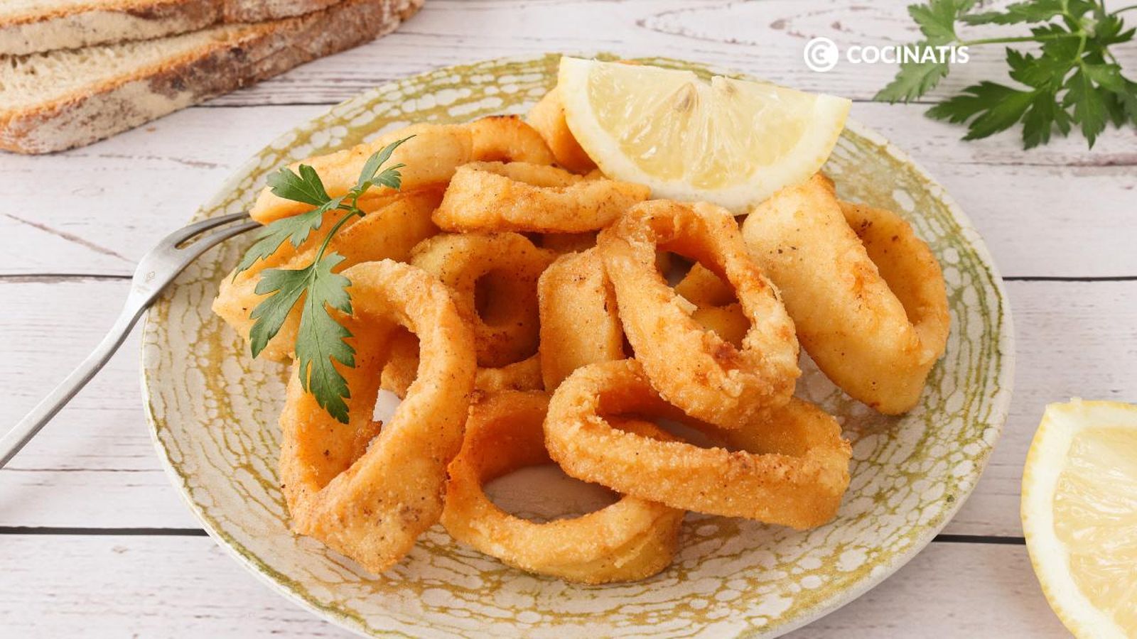 Calamares a la andaluza, crujientes de interior tierno | Cocinatis