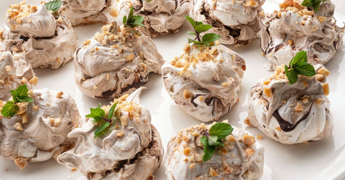 Merenguitos con avellanas, receta dulce y fácil de Karlos Arguiñano