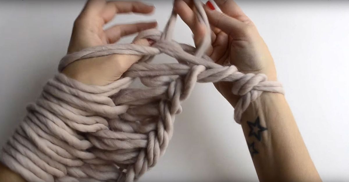 Cómo tejer con las manos o hacer arm knitting