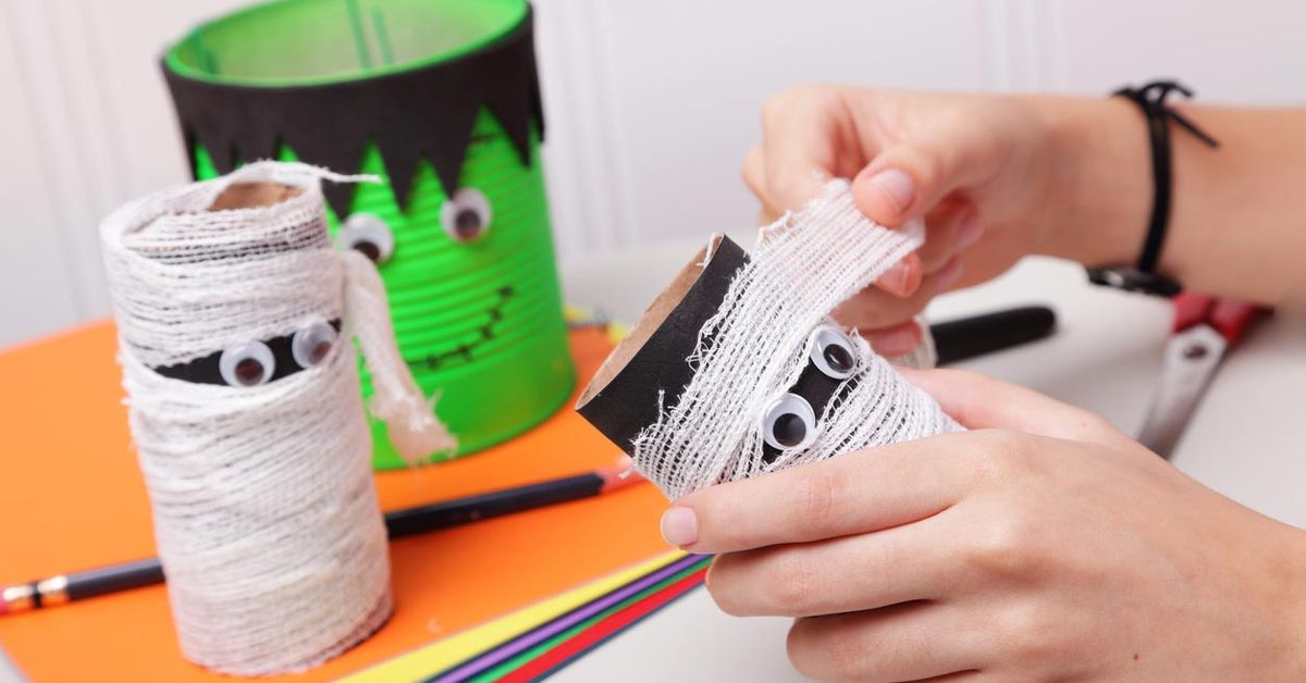 Cómo hacer monstruos de Halloween reciclando el cartón del papel higiénico