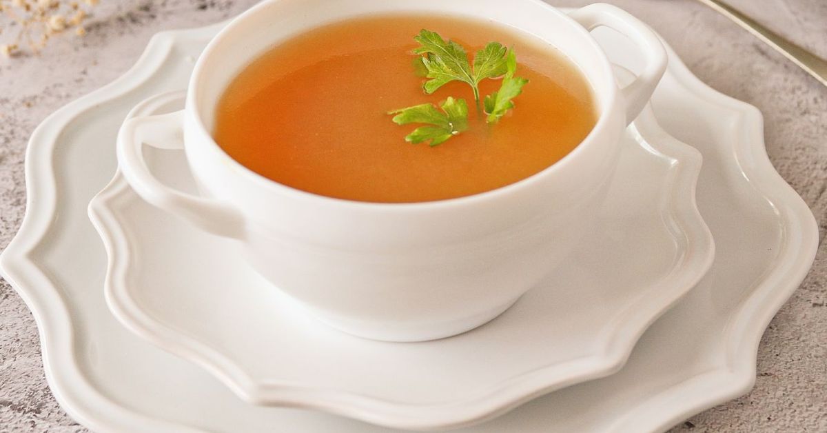 Consomé casero con la receta más fácil y tradicional | Cocinatis