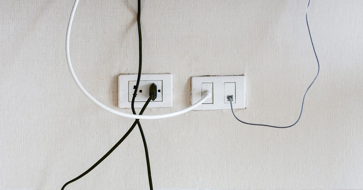 ¿Cómo ocultar los cables de la pared y el suelo? - Bricomanía